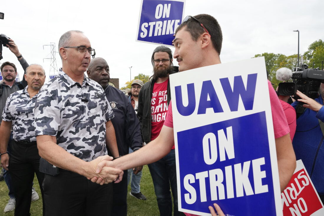 United Auto Workers strikes spread as two more plants join the picket ...